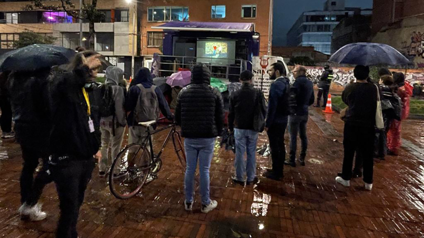 Cine al parque en Hippies | Secretaría de Cultura, Recreación y Deporte
