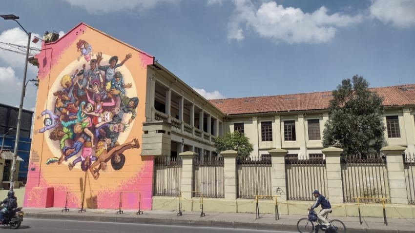 El nuevo mural en Bogotá del Bronx Distrito Creativo